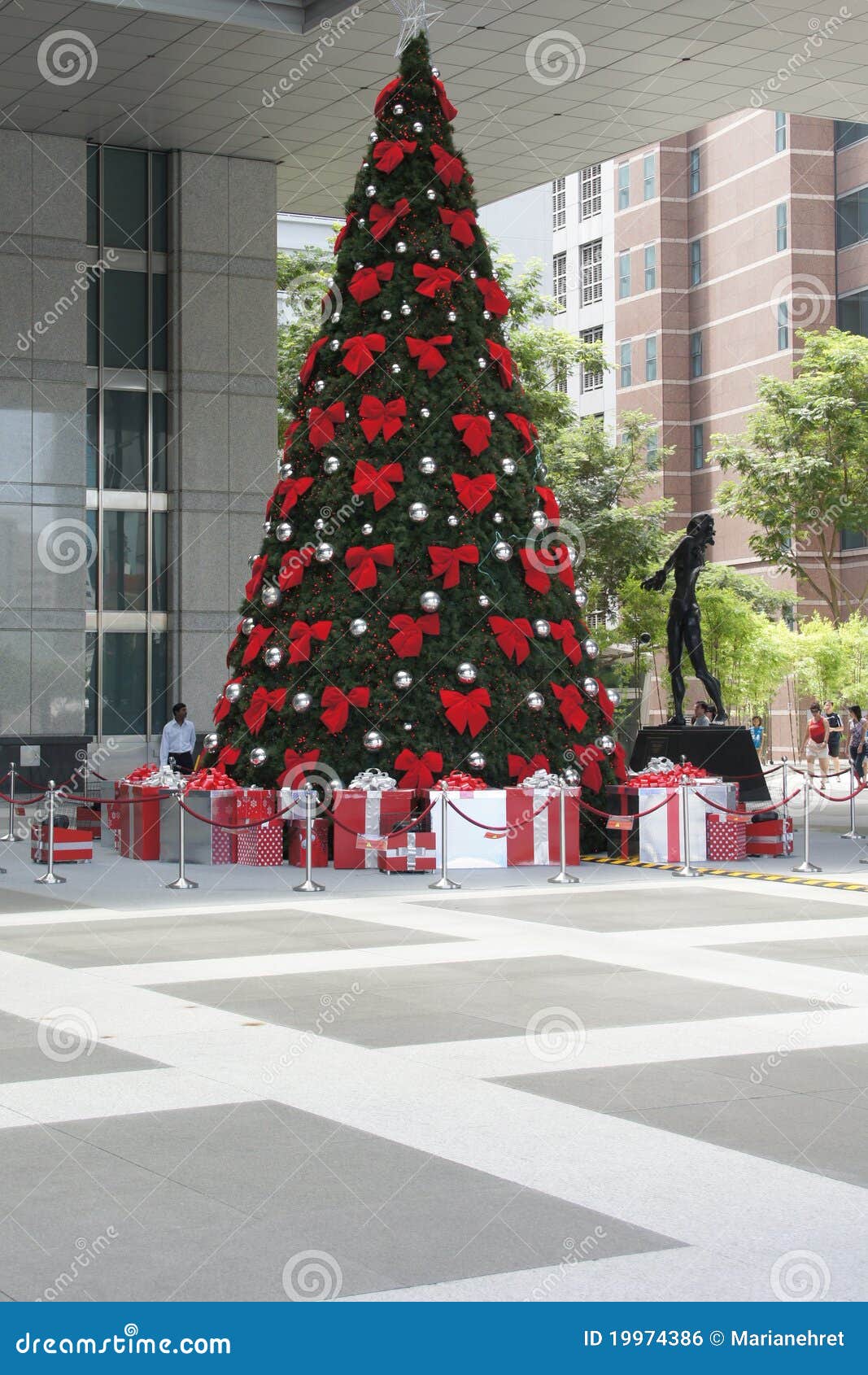 Singaporean X-mas Tree at Shopping Mall Editorial Photo - Image of mall ...