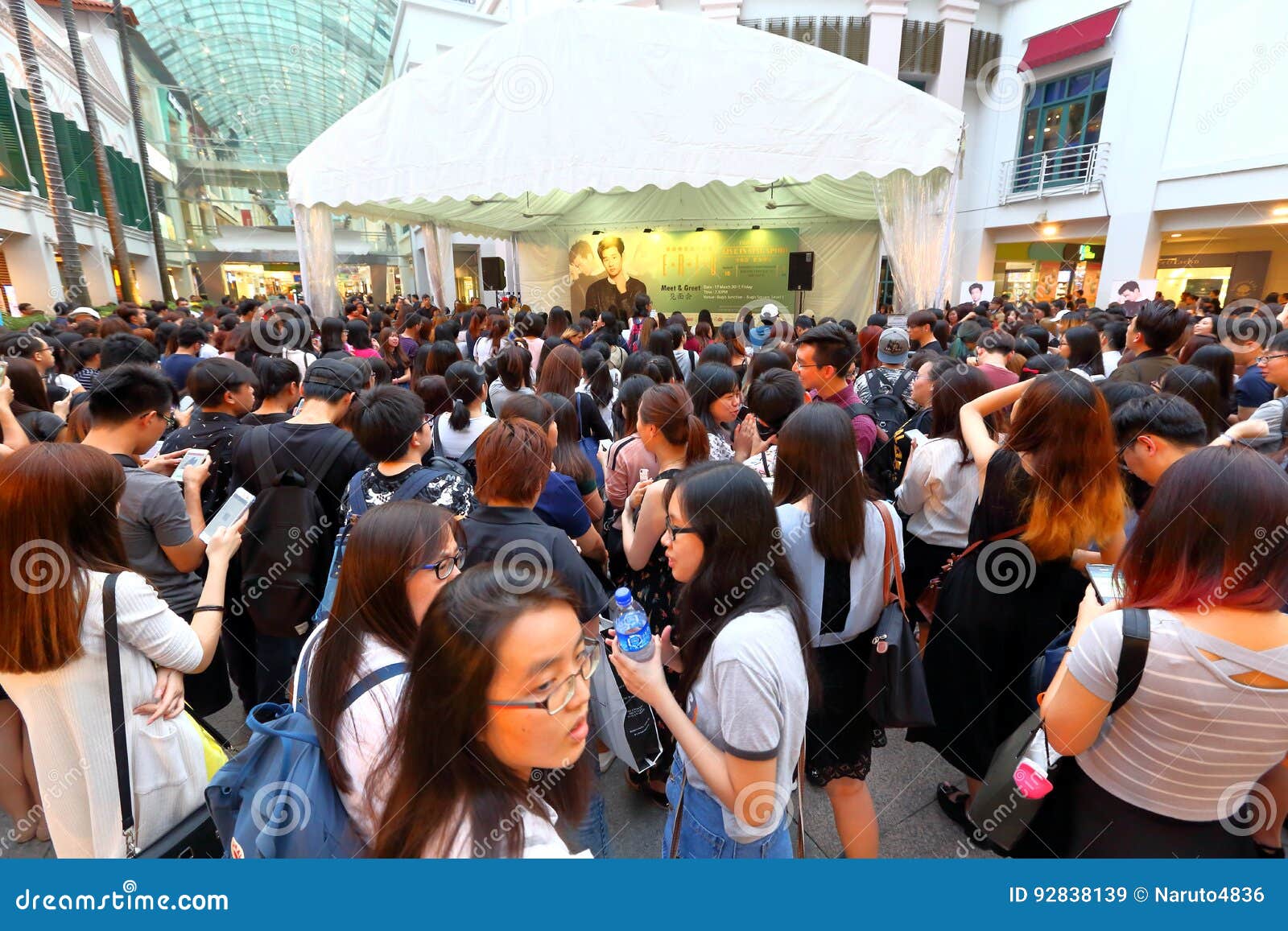 Singapur: Eric Zhou imagen de archivo editorial. Imagen de salchicha ...
