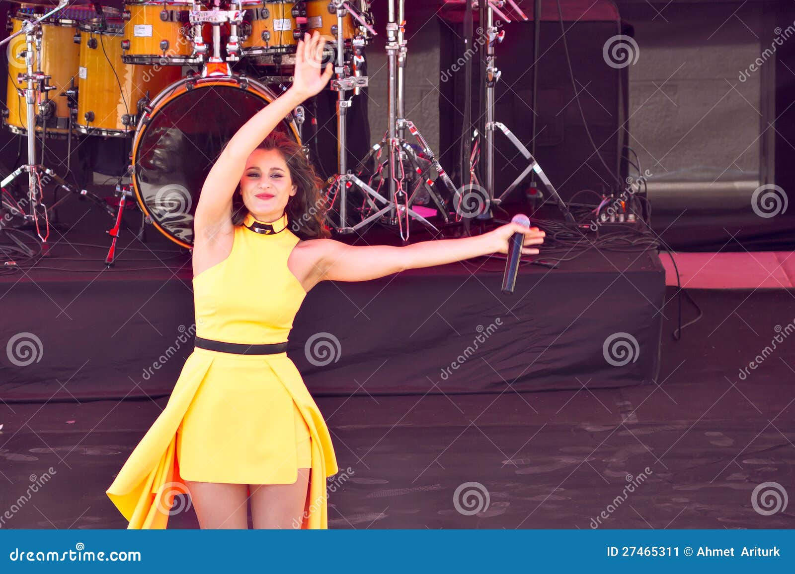 Singer Atiye editorial photo. Image of background, artist - 27465311