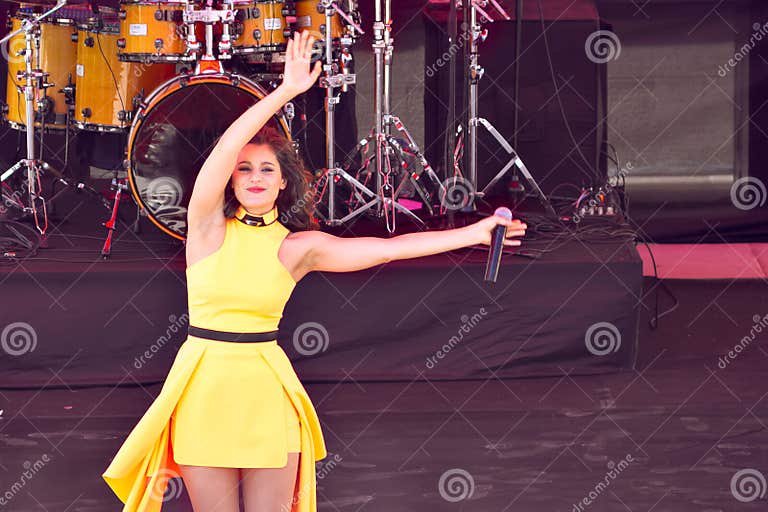 Singer Atiye editorial photo. Image of background, artist - 27465311