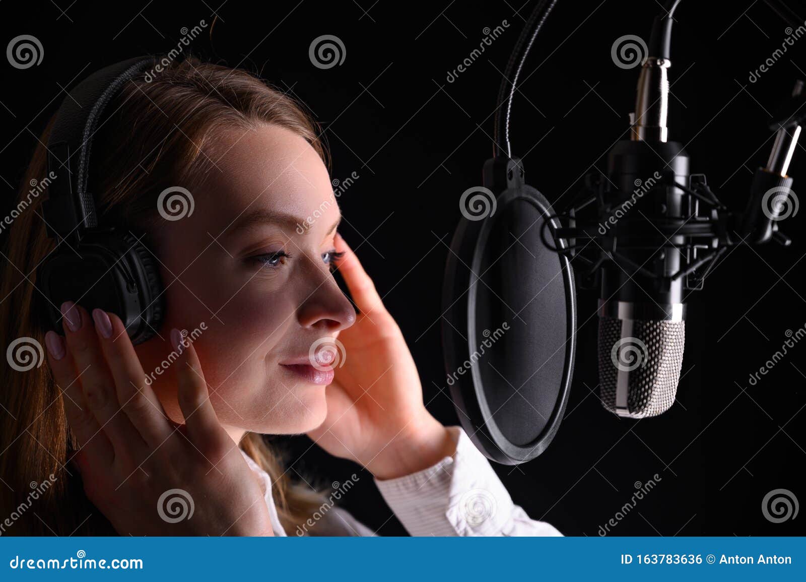 Singer, Blogger, Voice Acting. Work in the Studio with a Studio ...