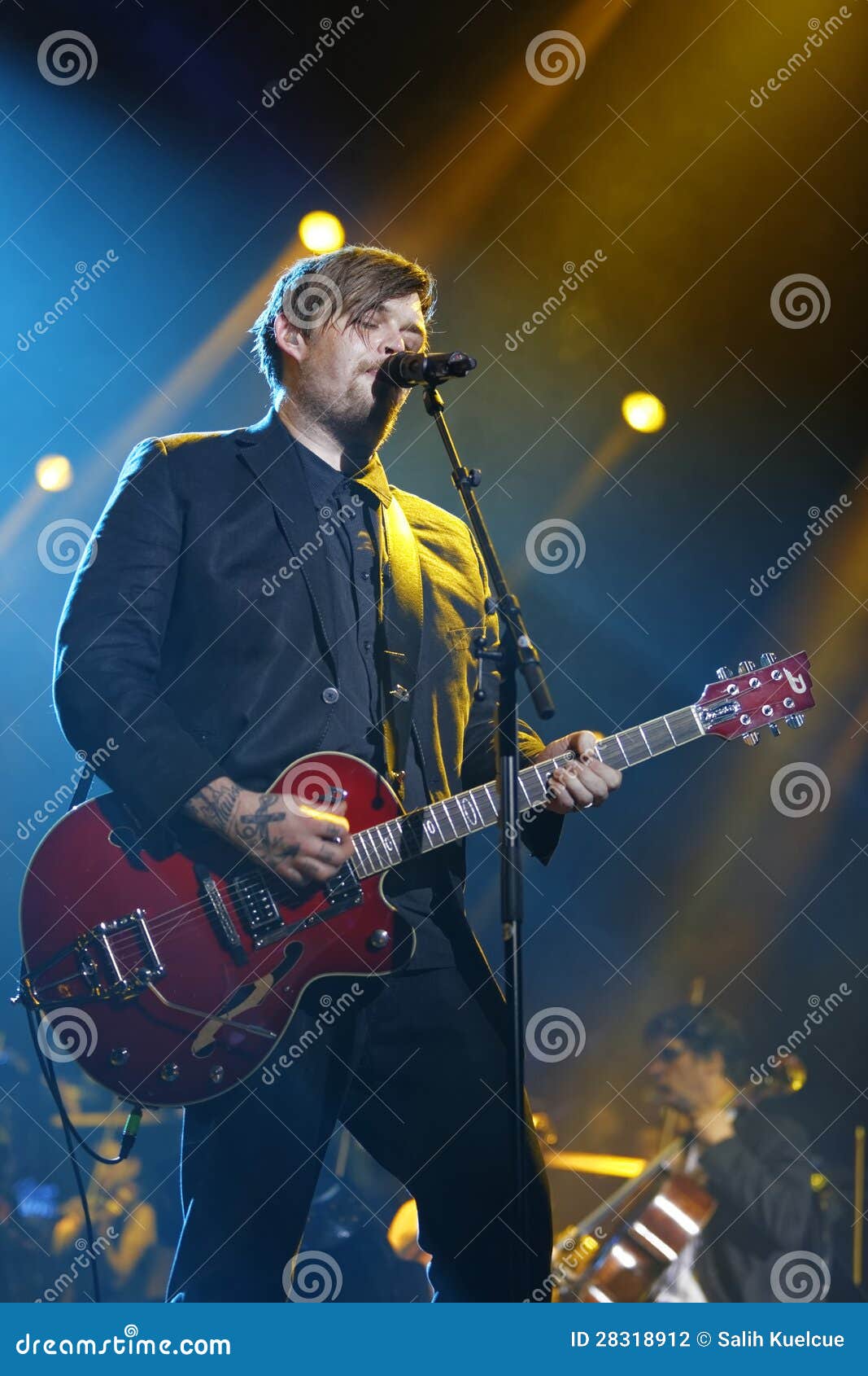 Singer - Nicholas Mueller editorial photography. Image of proms - 28318912