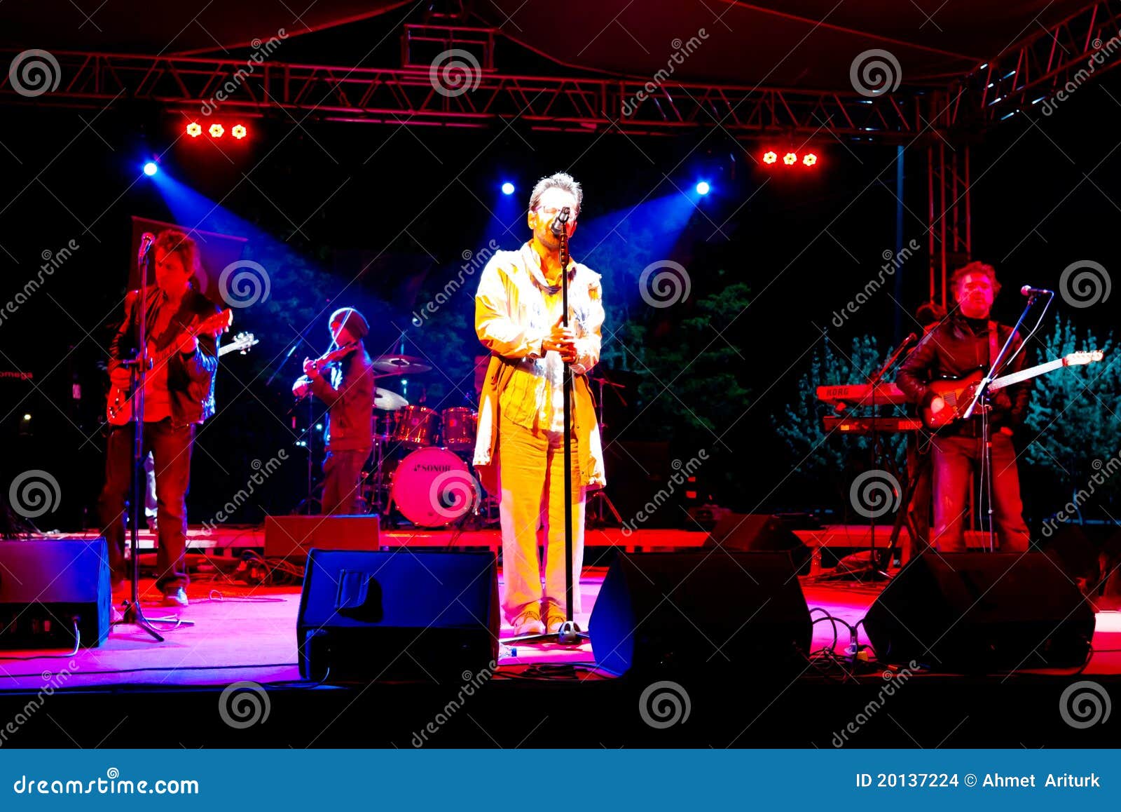 Singer Performs Live on Stage Editorial Stock Image - Image of idol ...