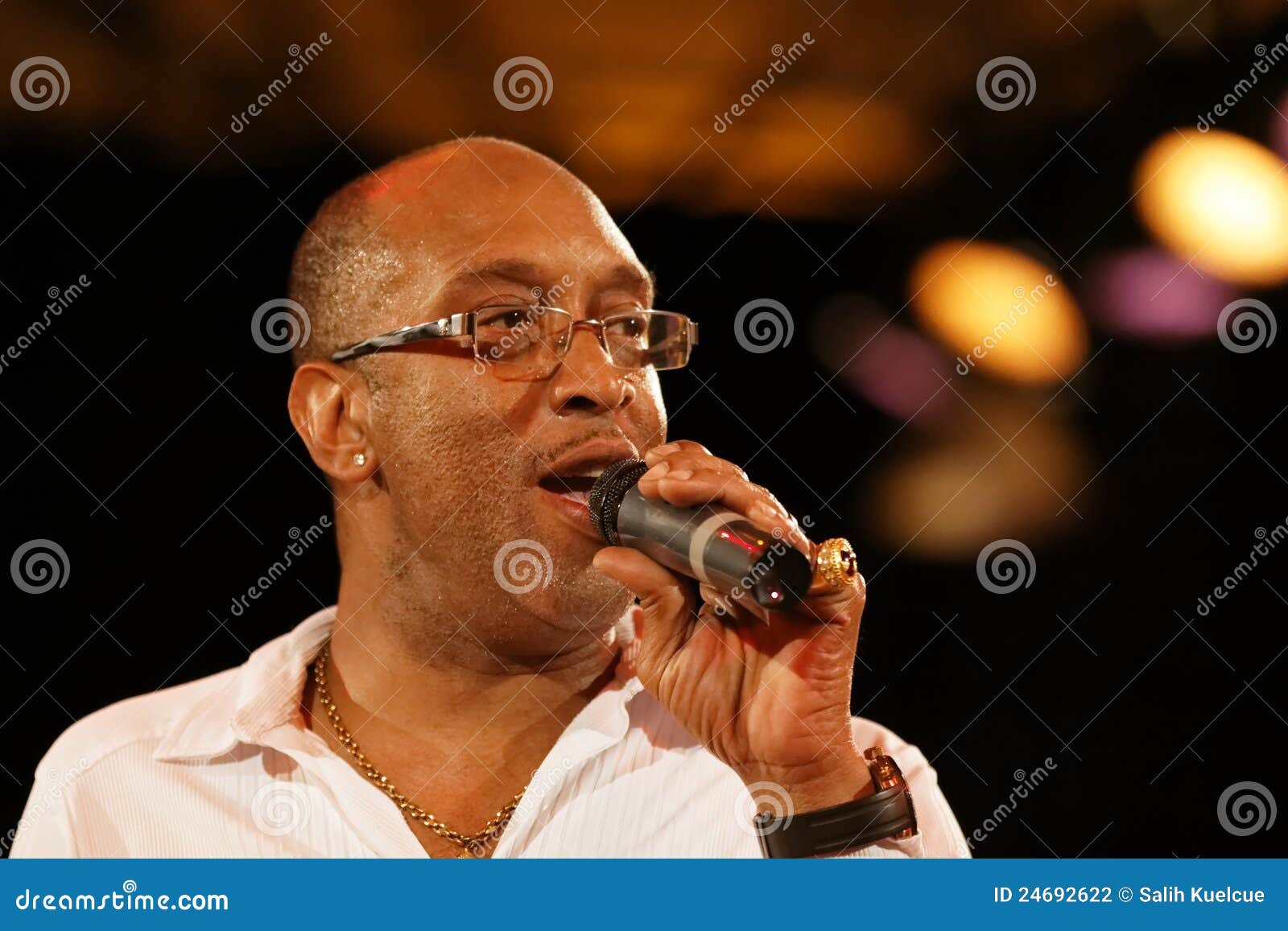 Singer Sir Jesse Lee Davis editorial photography. Image of concert ...