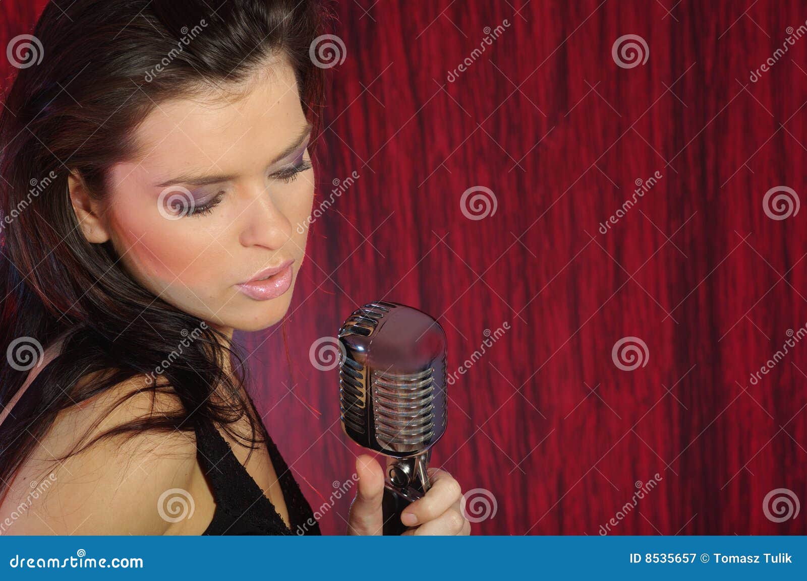 Singer on stage editorial photography. Image of brunette - 8535657