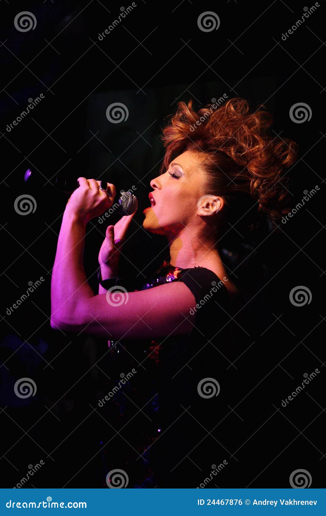 Singer Ysa Ferrer. Muz-TV Awards Editorial Photo - Image of performer ...