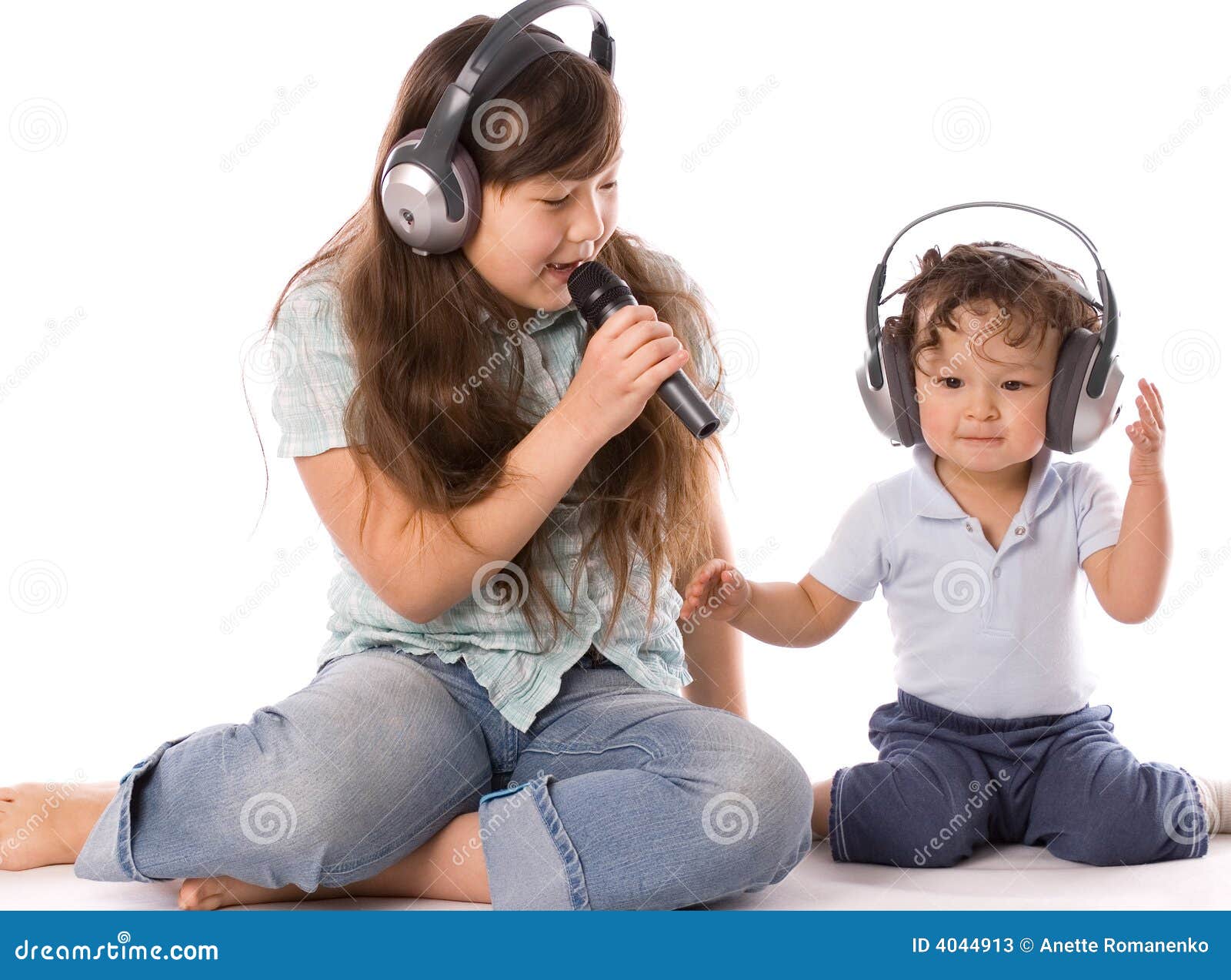 Singing Children. Stock Photos - Image: 4044913