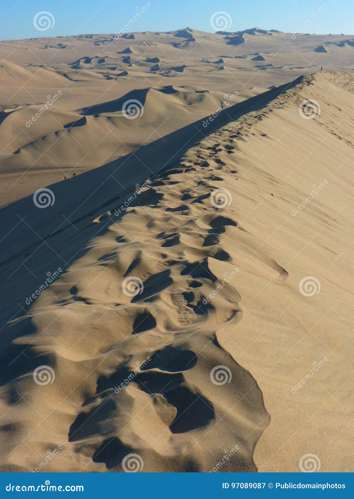 Singing Sand, Erg, Dune, Aeolian Landform Picture. Image: 97089087