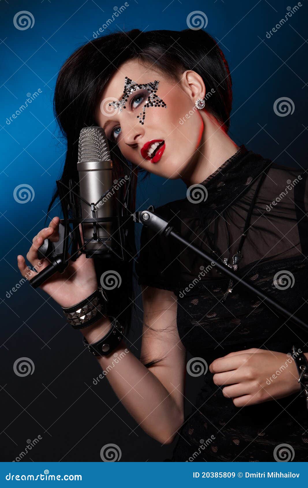 Singing woman stock image. Image of entertainment, crystals - 20385809