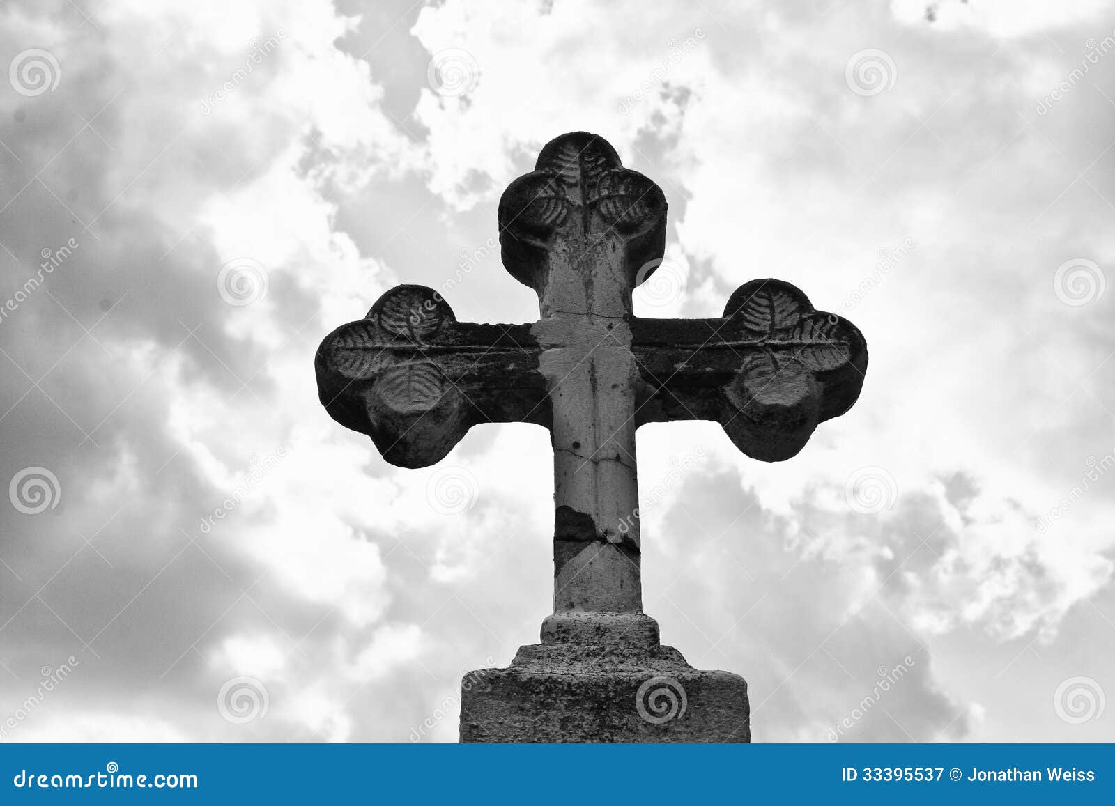 Single Cemetery Cross stock image. Image of history, horror - 33395537
