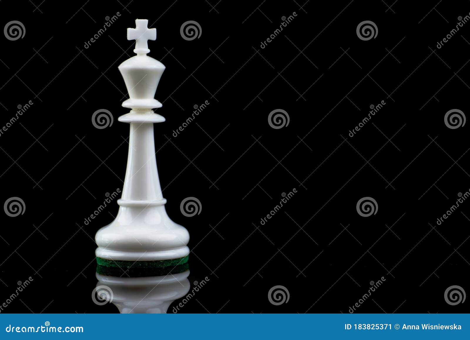 Single Queen White Chess Piece Stock Image - Image of board, chessboard ...