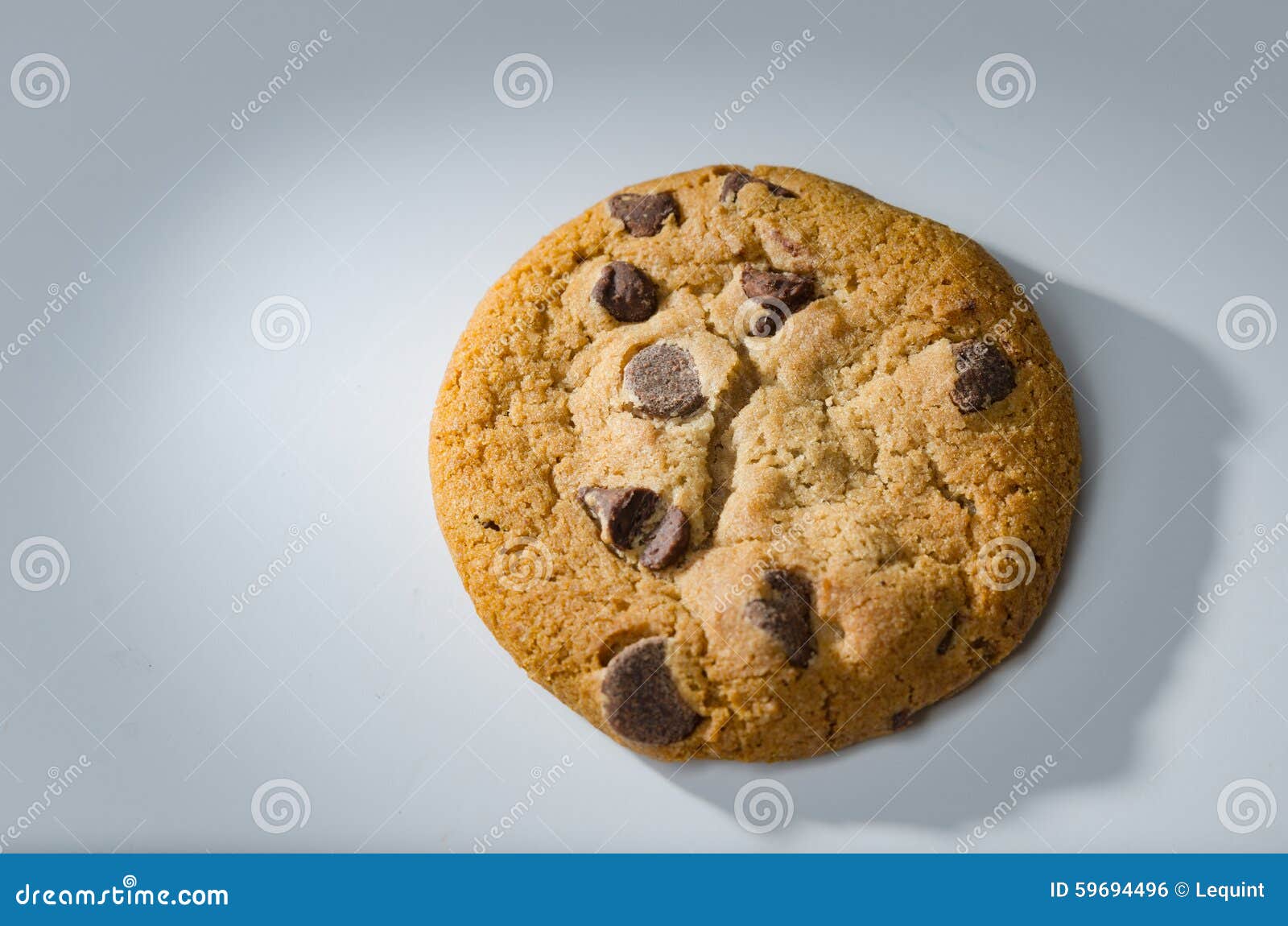 Single Chocolate Chip Cookie Stock Photo - Image of crumbs, chip: 59694496