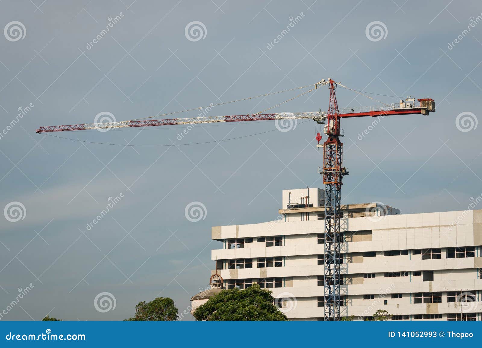 Single Crane in Construction Site Stock Image - Image of scaffolding ...