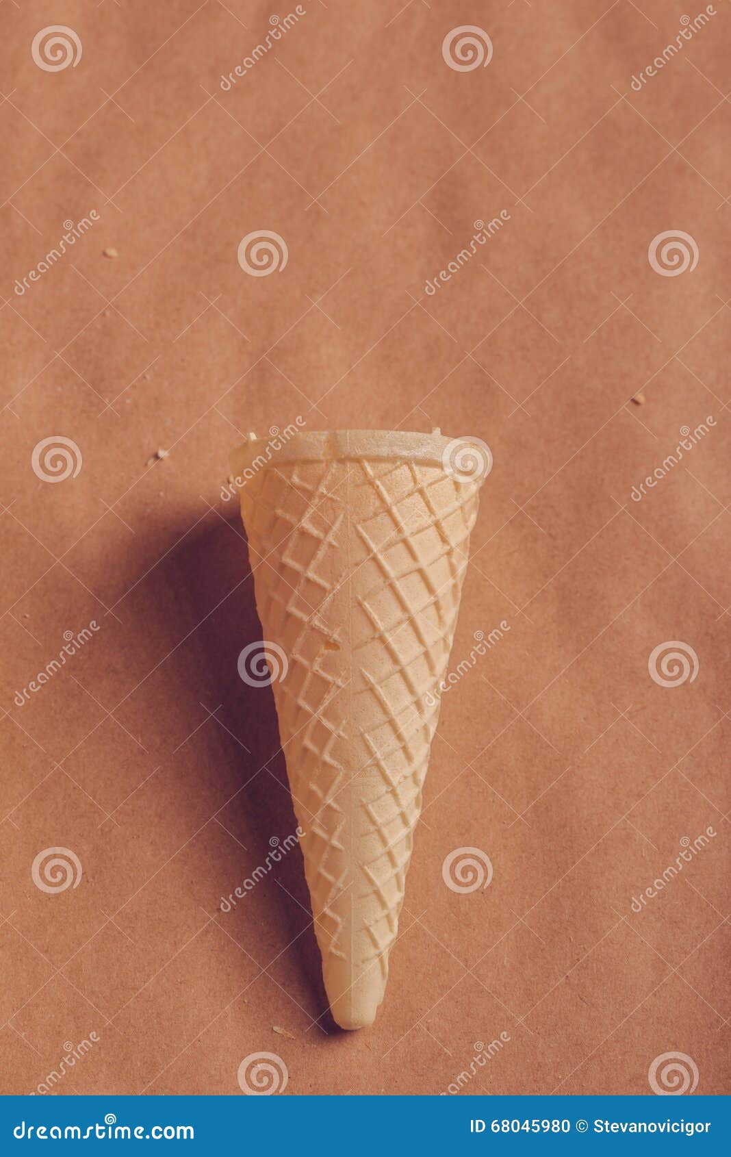 Single Crispy Ice Cream Cone Stock Photo - Image of crispy, dessert ...