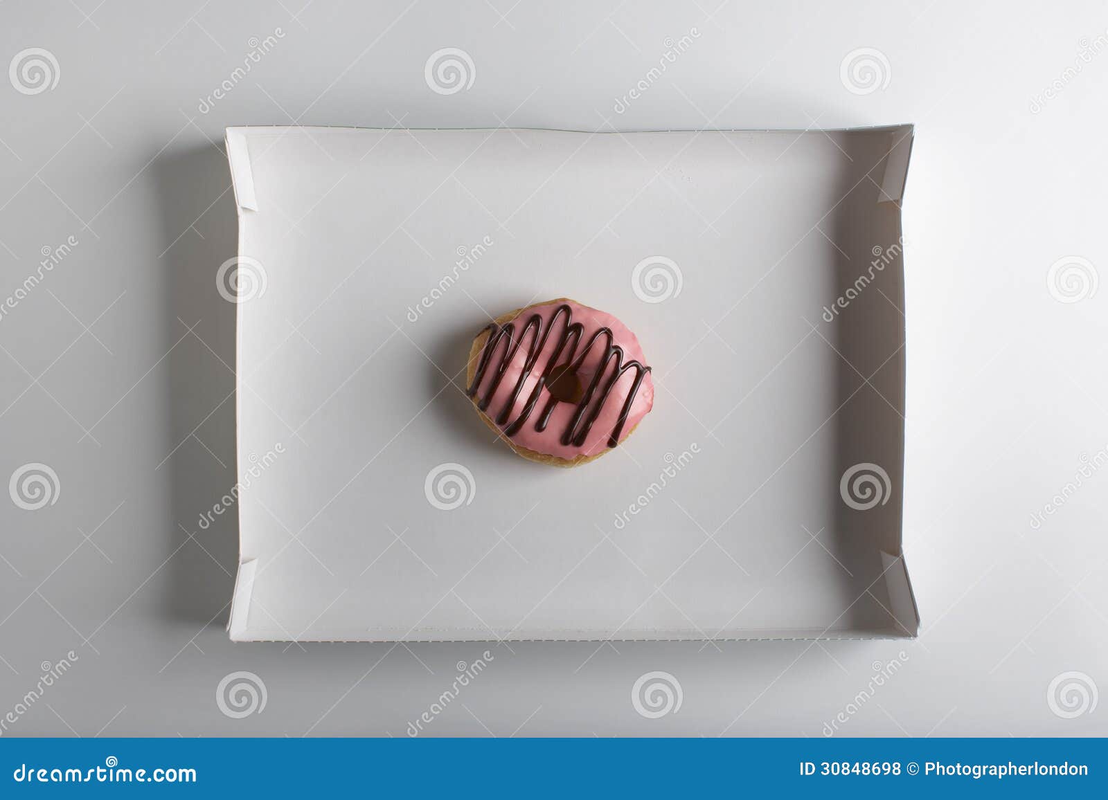 Single Doughnut in Cardbard Box Stock Photo - Image of doughnut, snack ...