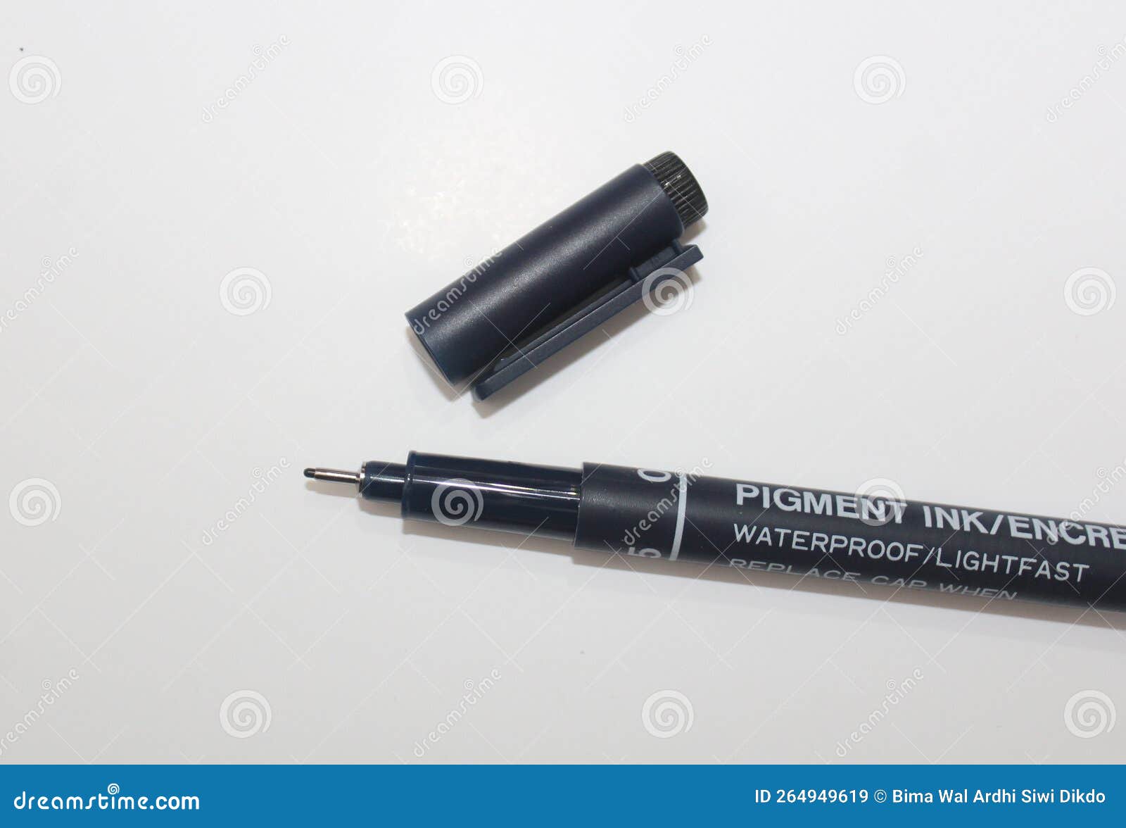 Single Drawing Pen with a Thickness of 0.5 Stock Image - Image of lined ...