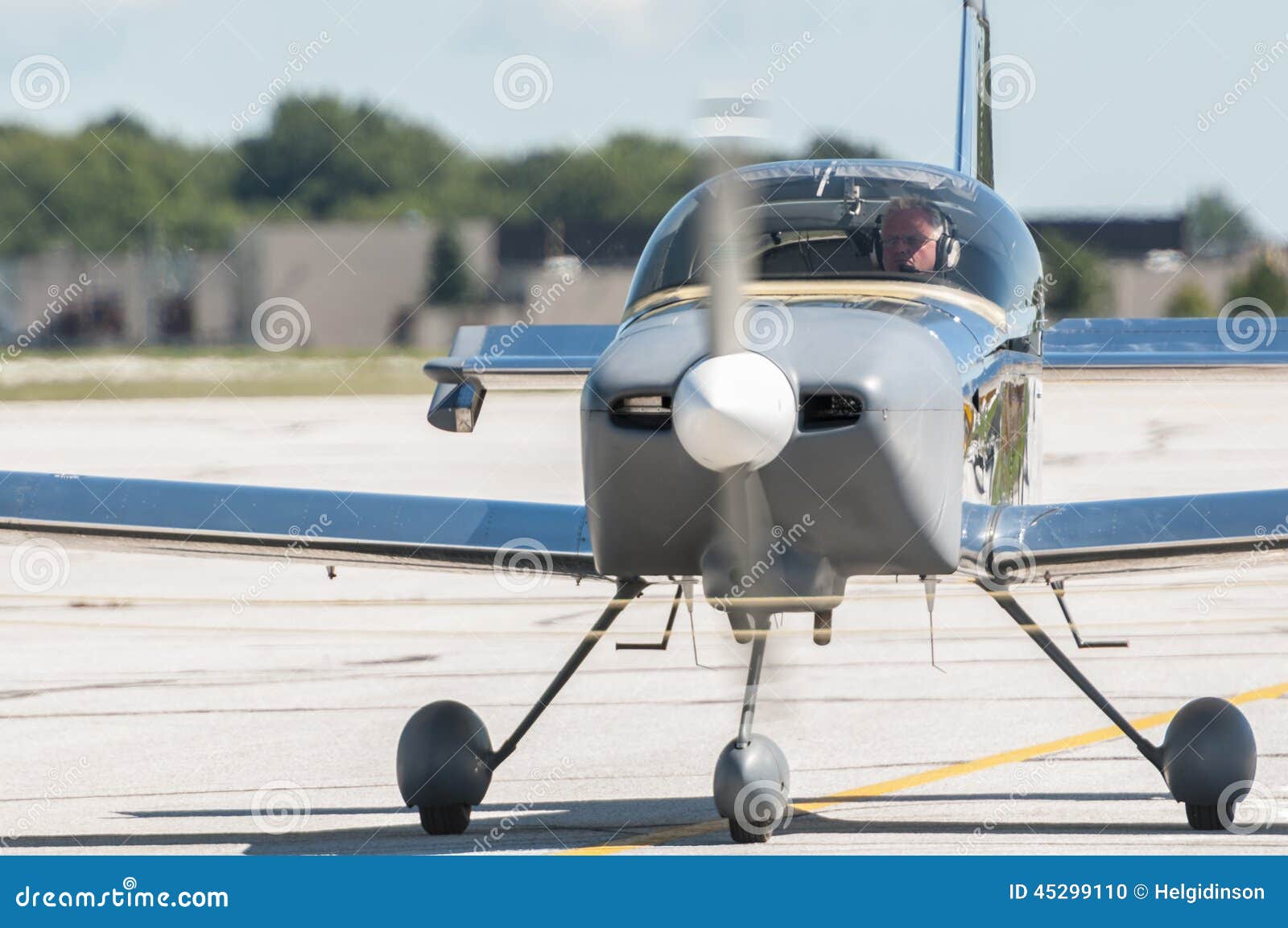 Single engine plane editorial image. Image of helgidinson - 45299110