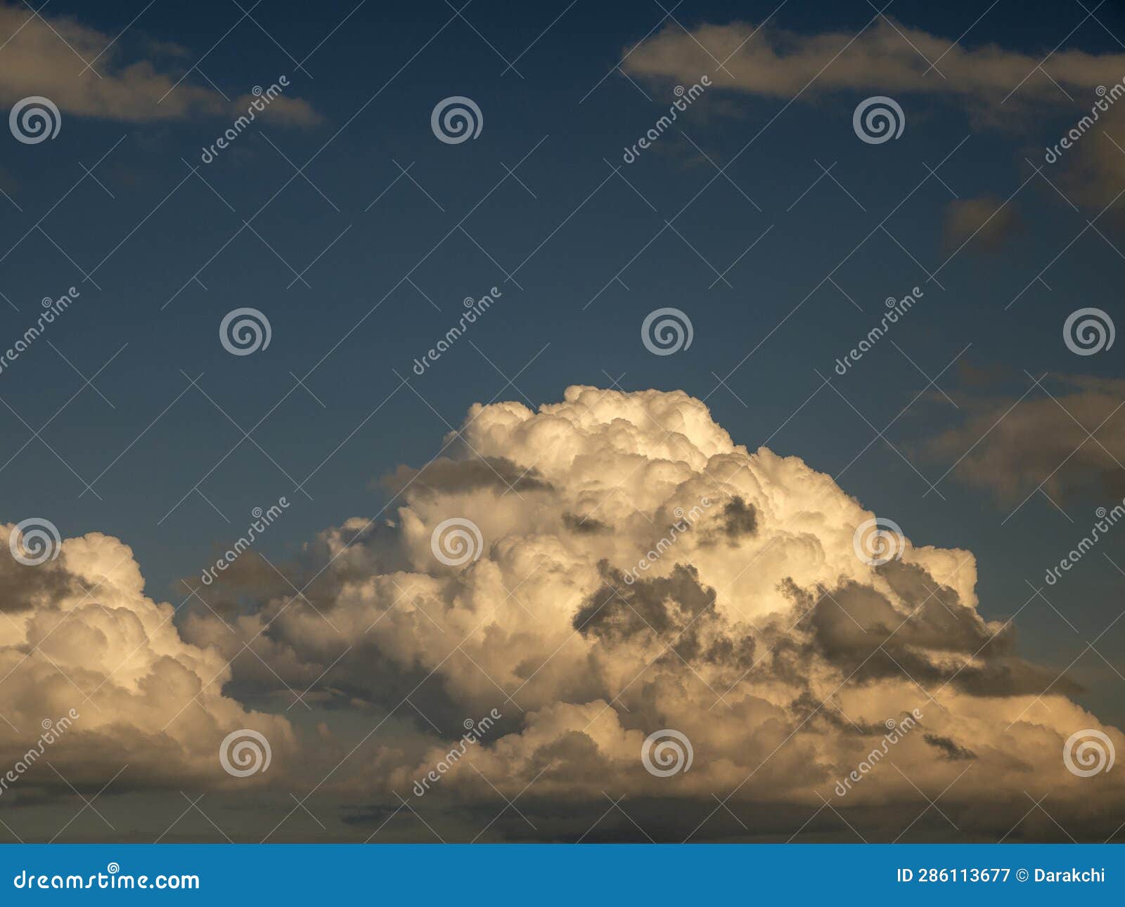 Single Fluffy Cloud Over Sunset Sky Background. Fluffy Cumulus Cloud ...