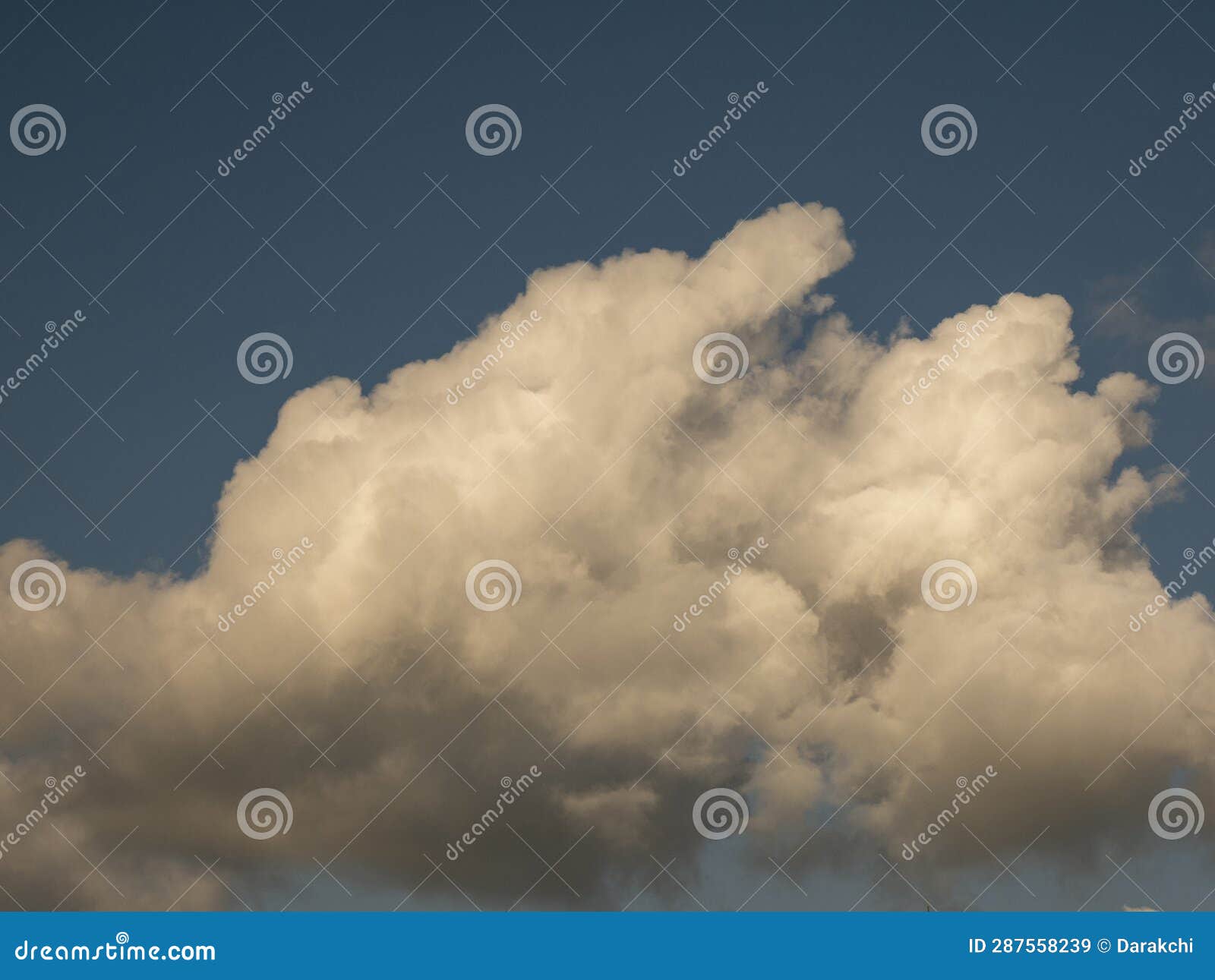 Single Fluffy Cloud Over Sunset Sky Background. Fluffy Cumulus Cloud ...