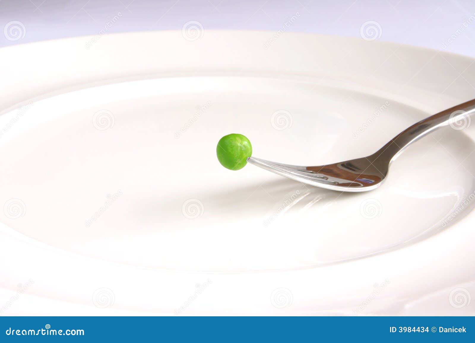 Single fresh green pea stock photo. Image of plate, table - 3984434
