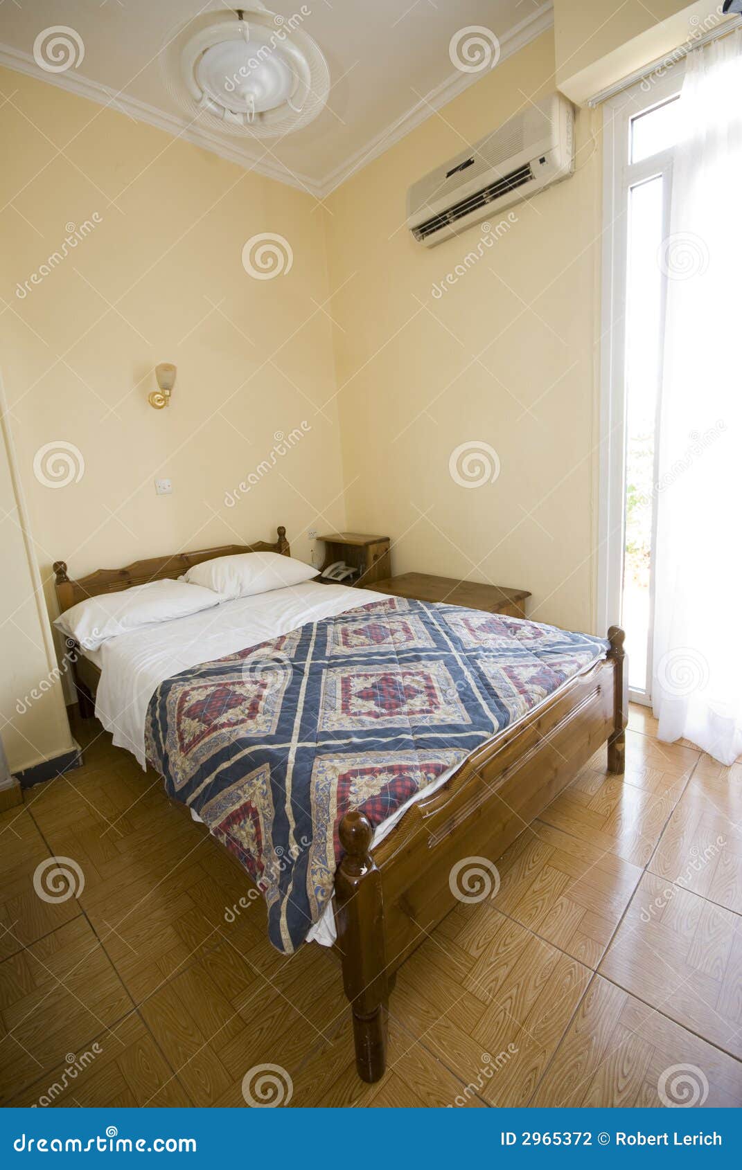 Single hotel room stock photo. Image of conditioned, pensione - 2965372