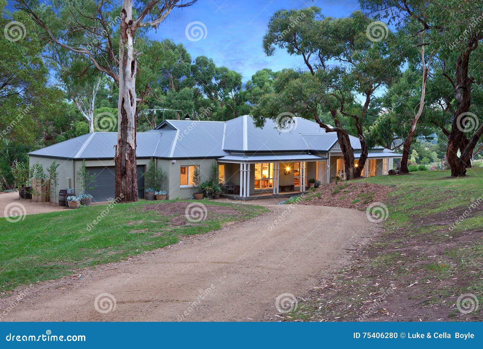Single level home. stock photo. Image of gardens, alfresco - 75406280