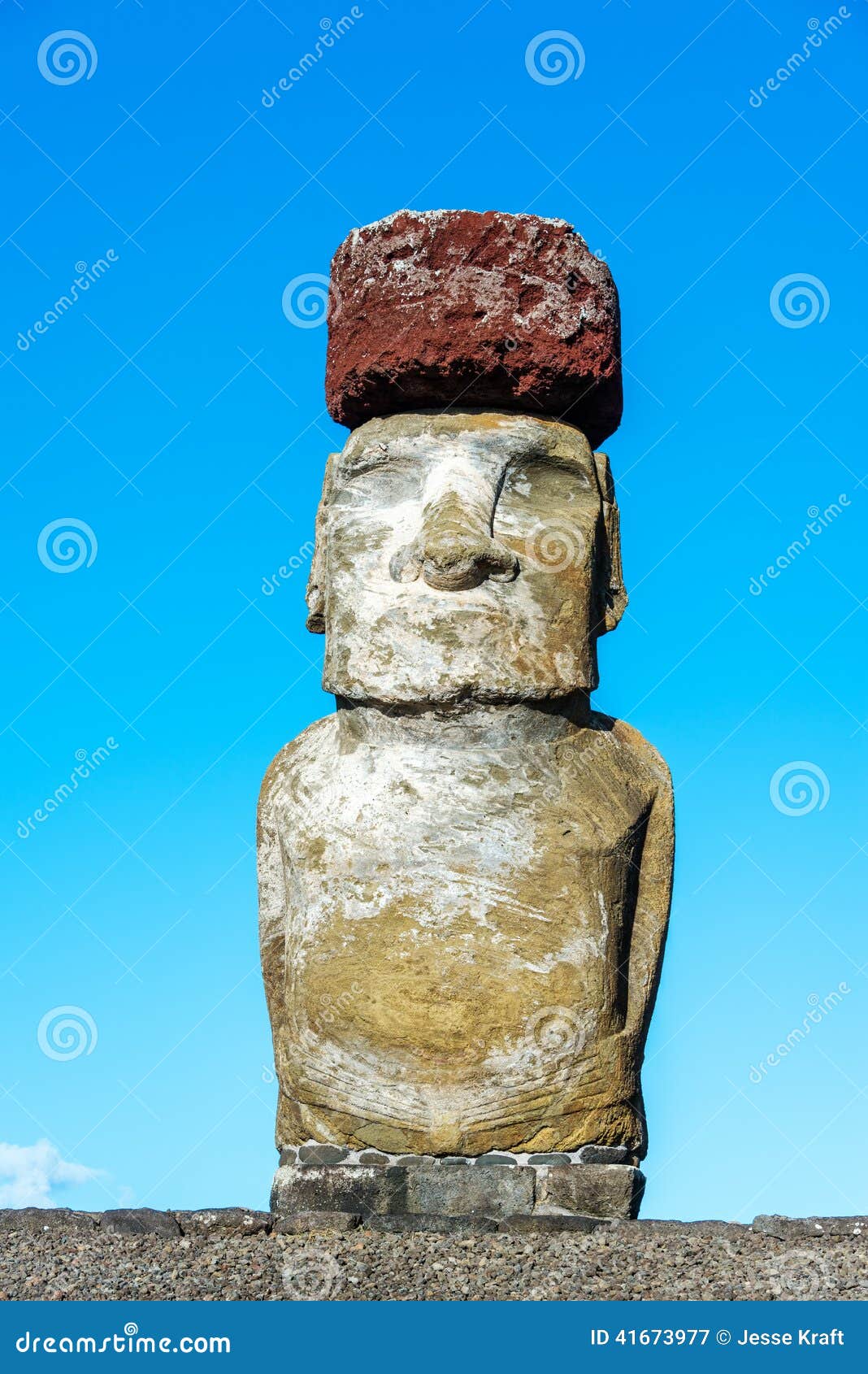 Single Moai Statue on Easter Island Stock Image - Image of moai ...