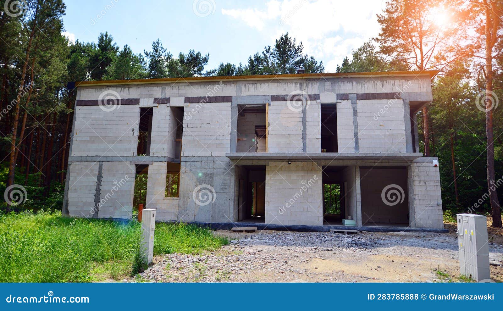 Single Modern House Under Construction. Stock Photo - Image of building ...