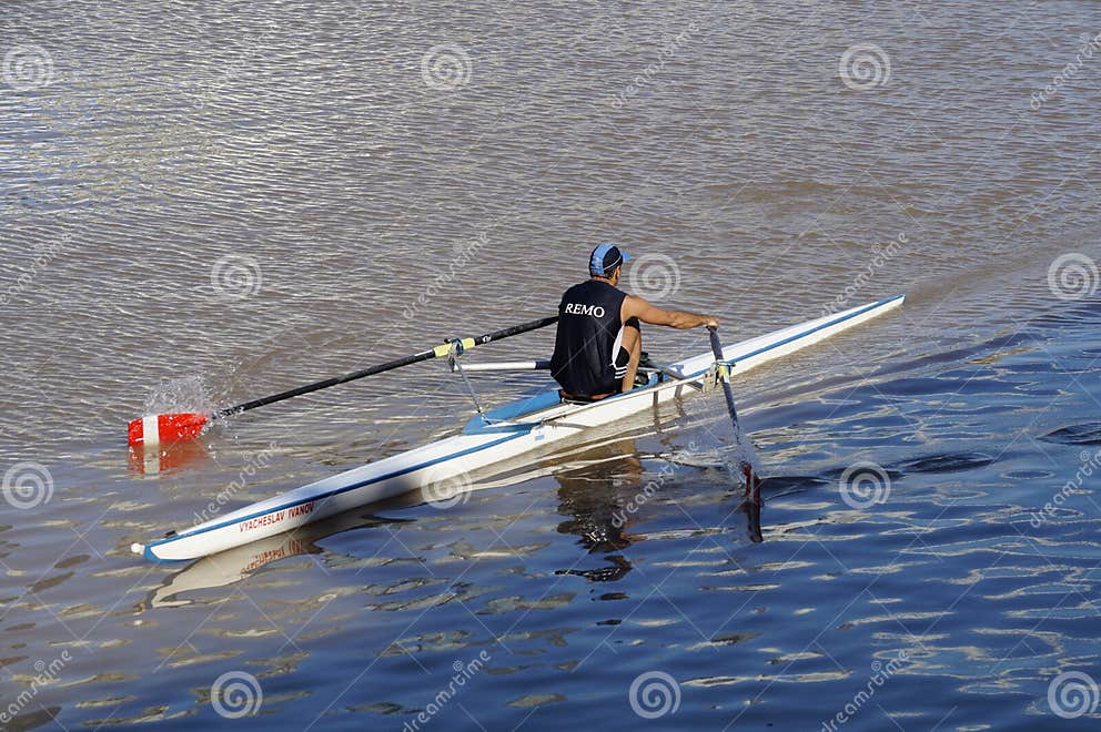 SINGLE ROWING editorial image. Image of endurance, motivation - 52761010