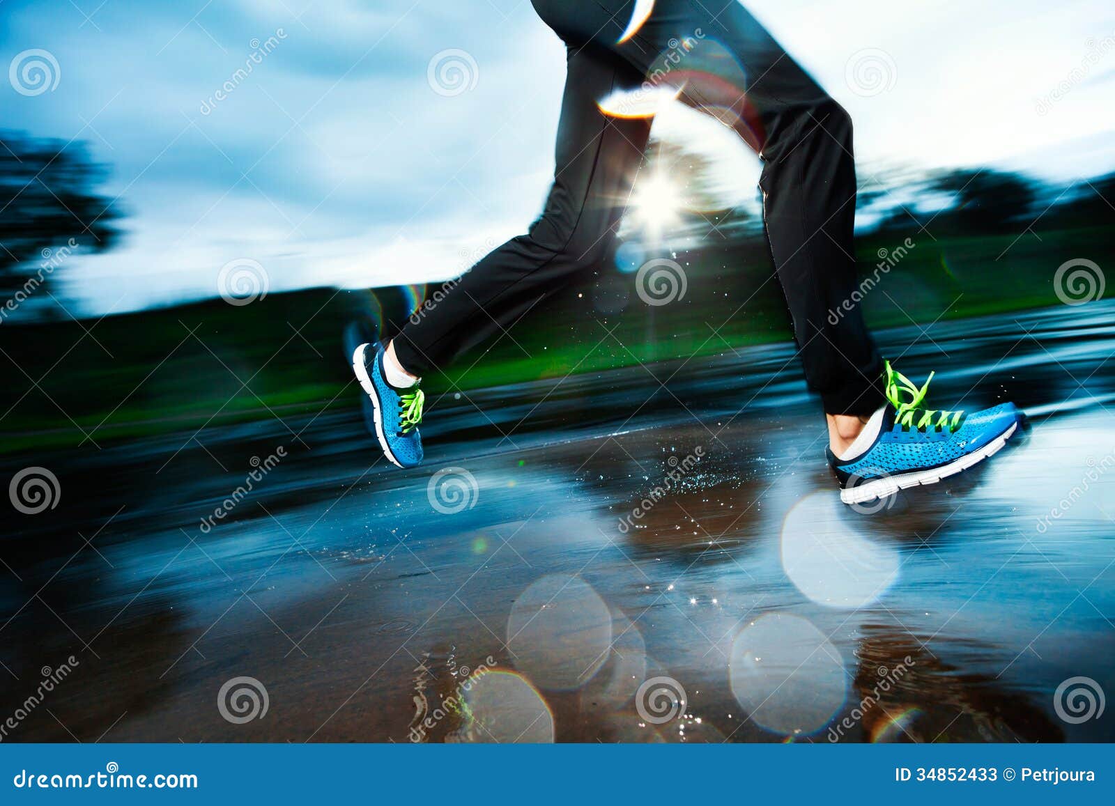Single Runner Running in Rain Stock Image - Image of athlete, jogger ...