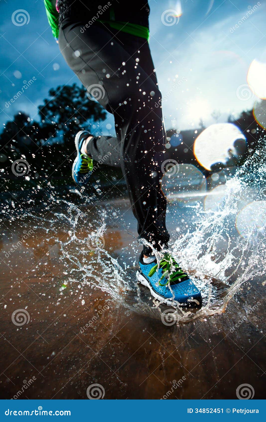 Single Runner Running in Rain Stock Image - Image of athlete, fitness ...