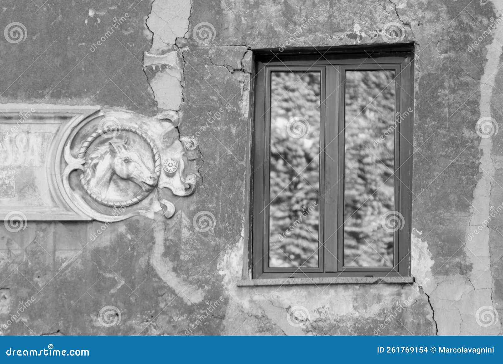 Single Window Closeup in a Cracked Wall Stock Photo - Image of wall ...