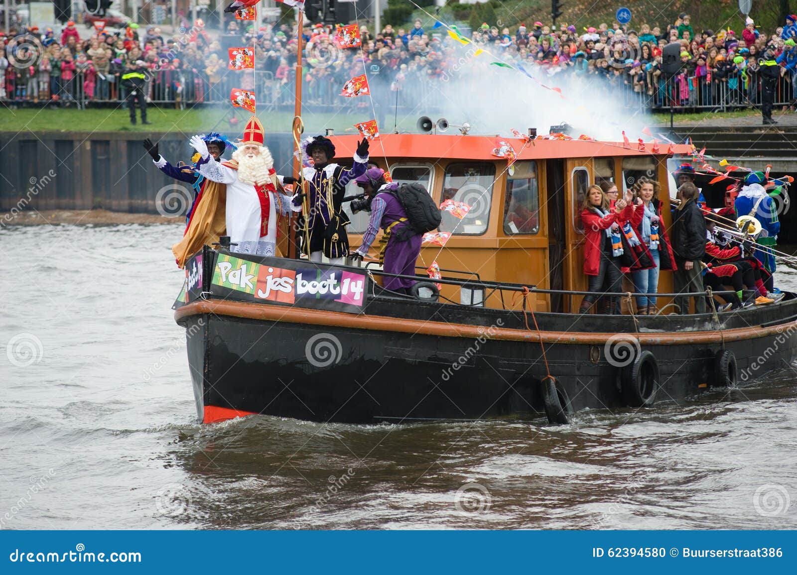 Sinterklaas Die Op Boot Aankomen Redactionele Afbeelding - Image of ...