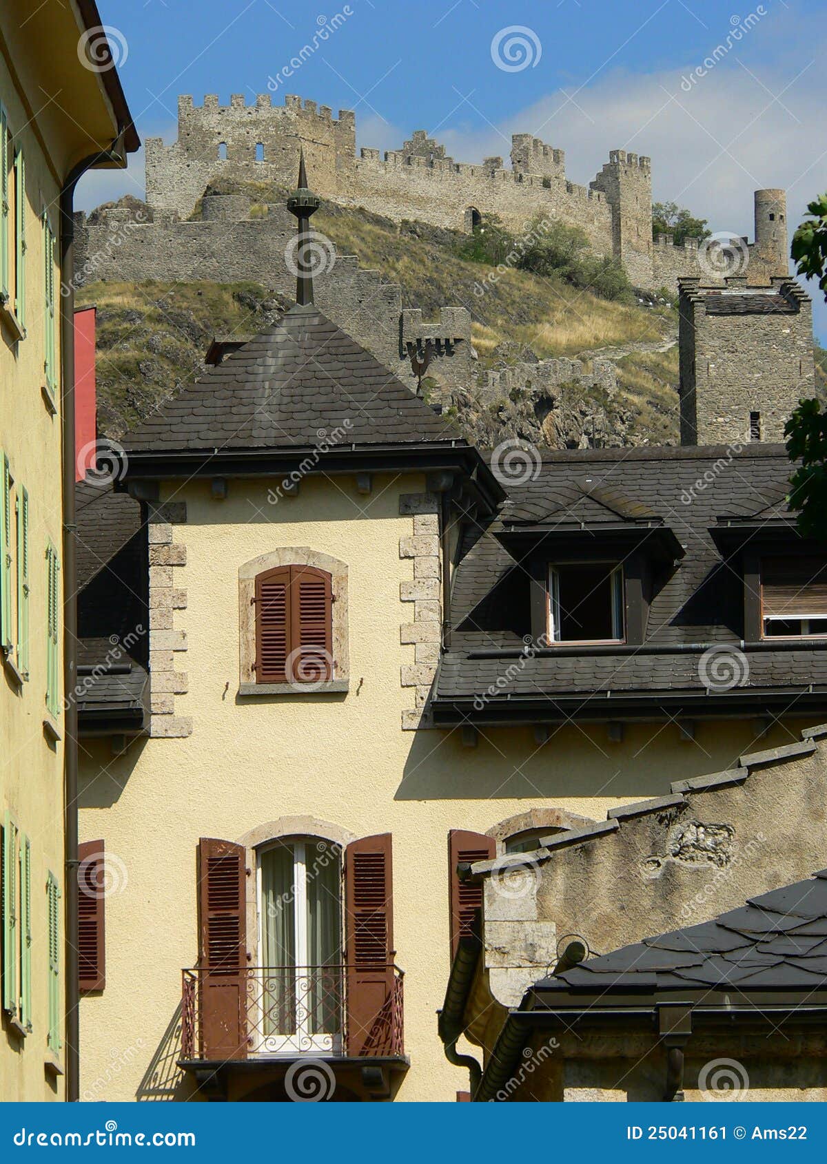 Sion suisse 库存图片. 图片 包括有 欧洲, 保卫, 小山, 纪念, 建筑, 崎岖, 堡垒, 城堡 - 25041161