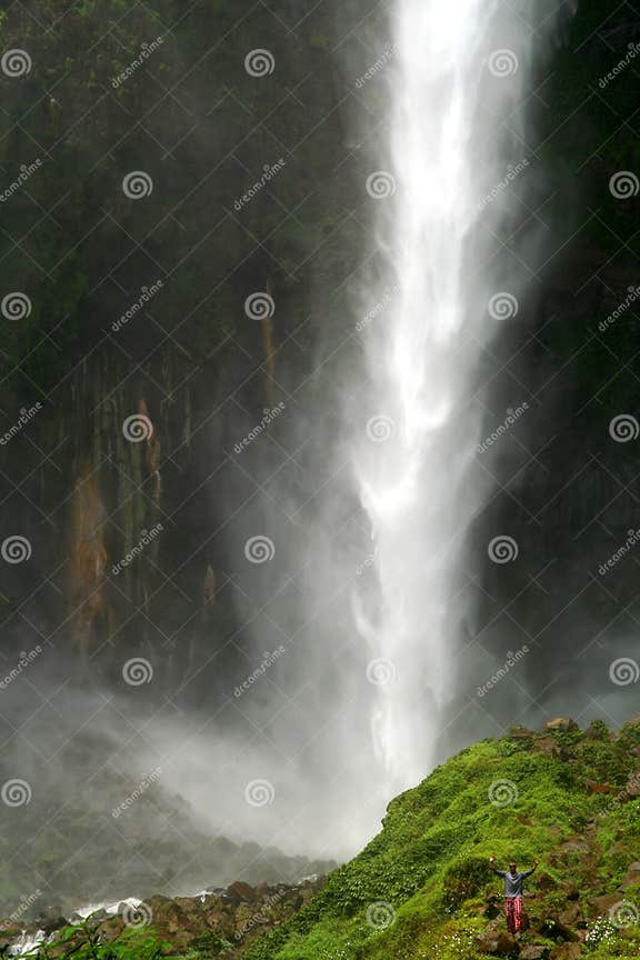 Sipisu Pisu Waterfall stock photo. Image of fresh, freshness - 10836684