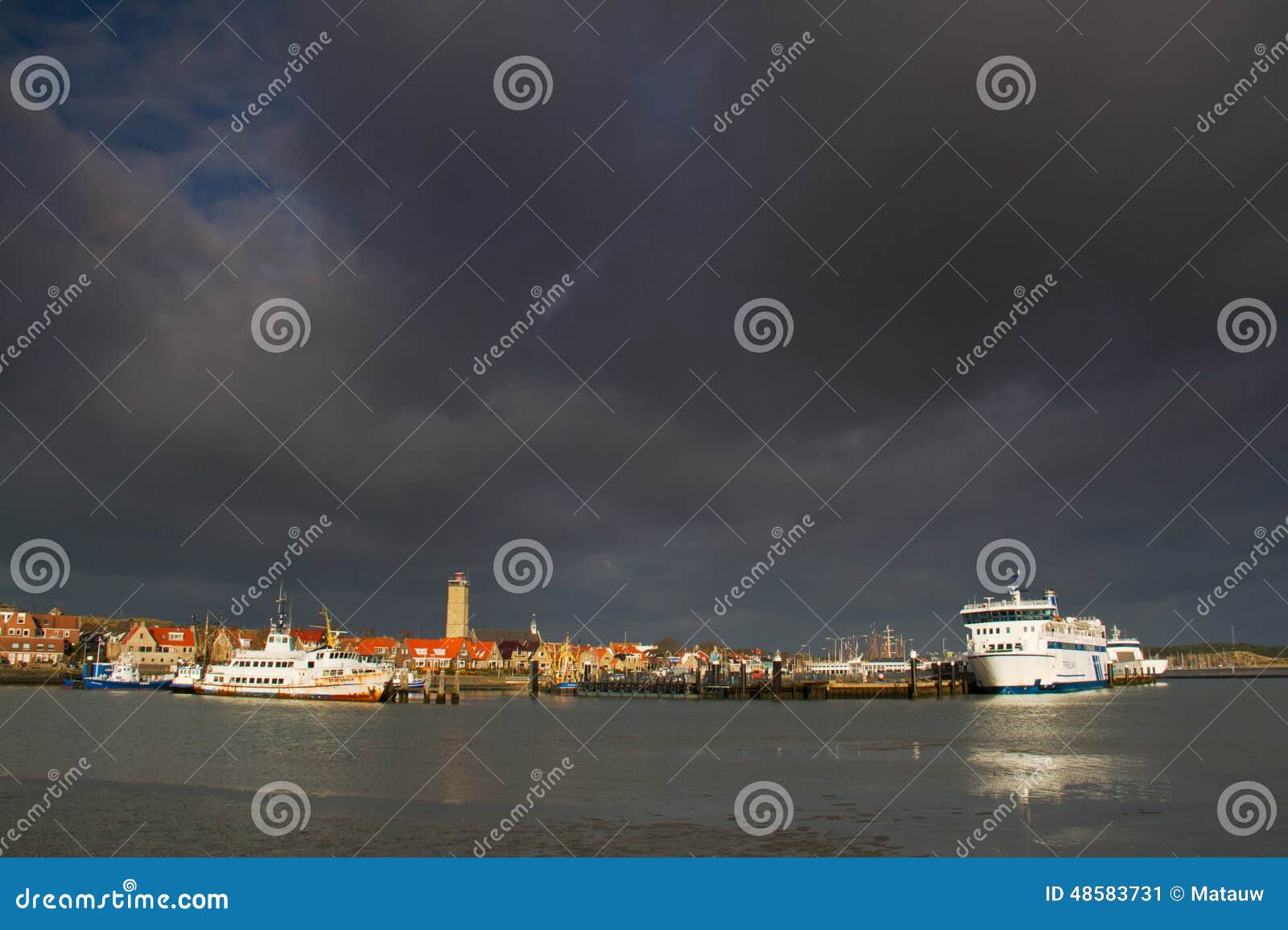 Sips in harbour stock image. Image of dutch, boats, boat - 48583731