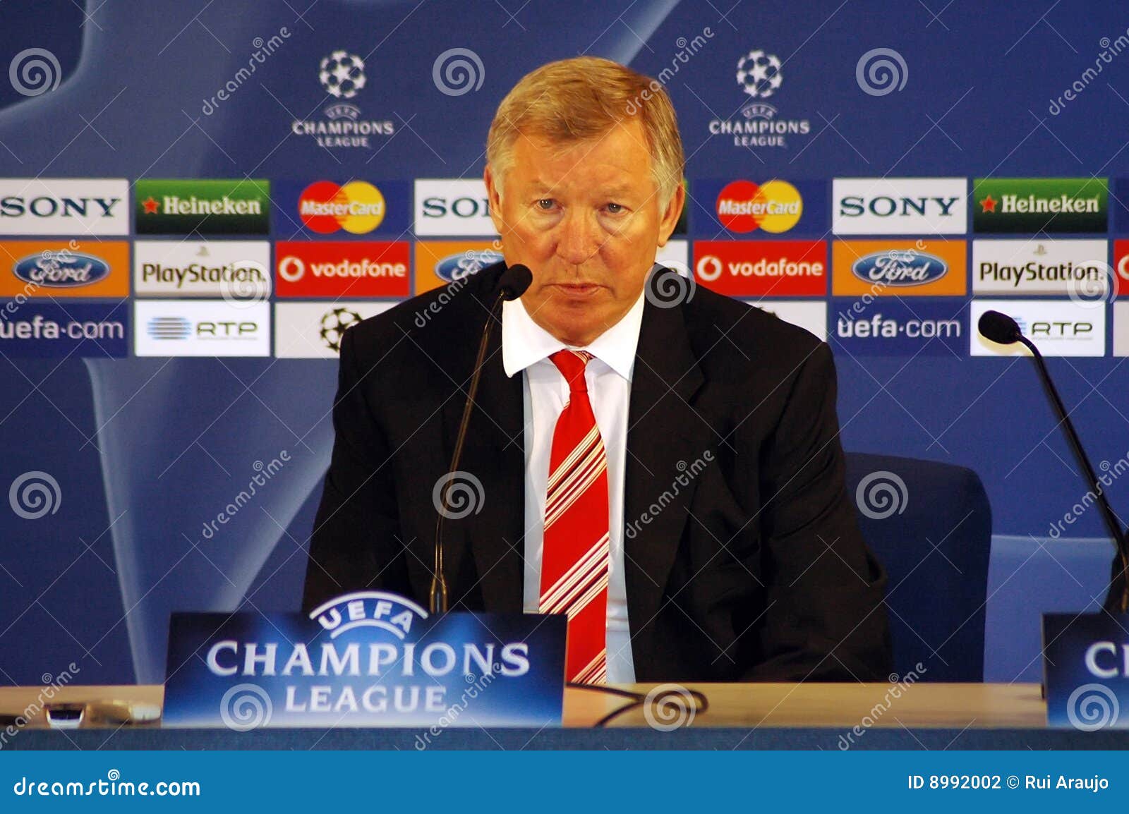 Sir Alex Ferguson editorial photography. Image of football - 8992002