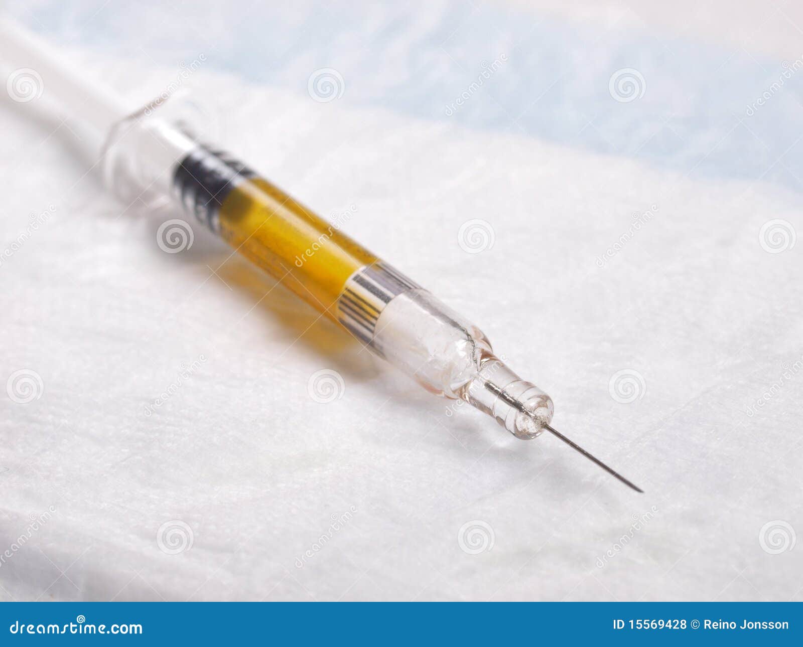 Siringa fotografia stock. Immagine di liquido, esperimento - 15569428