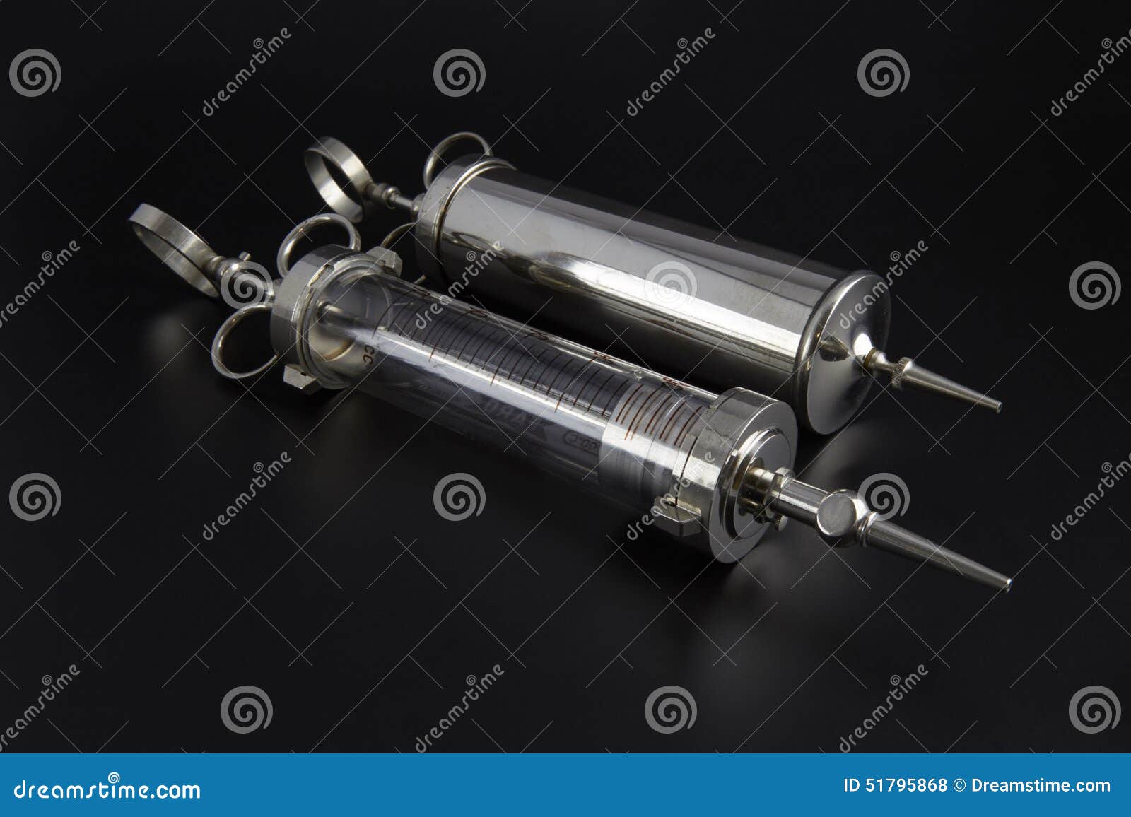 Siringhe Ed Annotazione D'acciaio Della Siringa Fotografia Stock ...