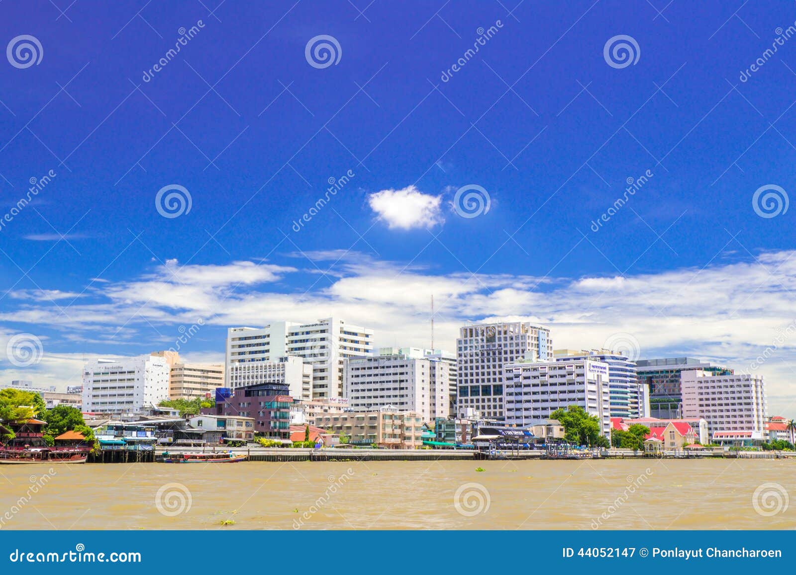 Siriraj Hospital at River Side Editorial Photography - Image of bangkok ...