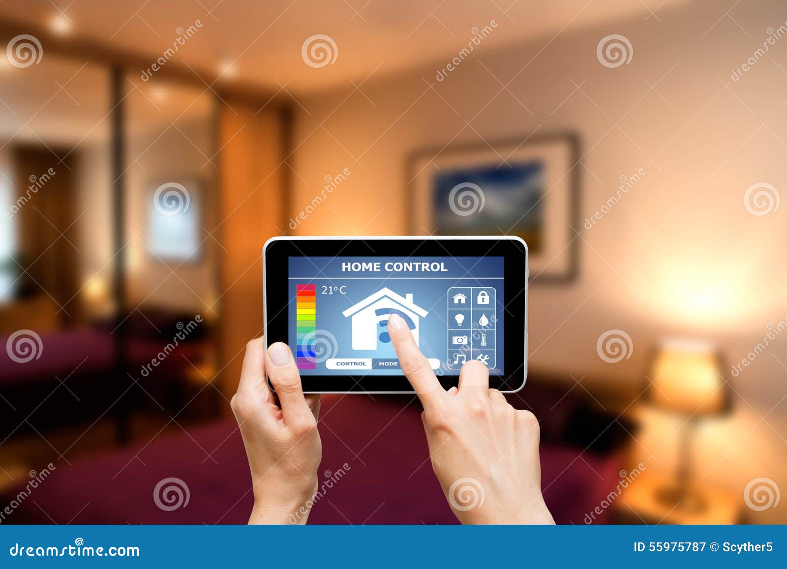 Sistema De Controlo Home Remoto Em Uma Tabuleta Digital Imagem de Stock ...