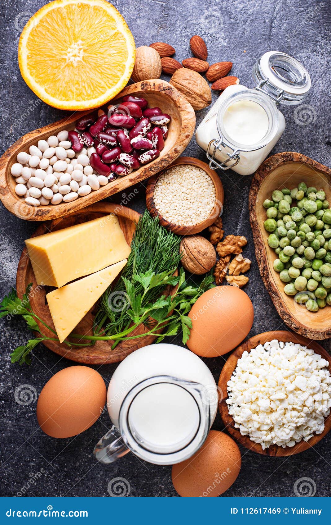 Sistema De La Comida Que Es Rica En Calcio Imagen de archivo - Imagen ...