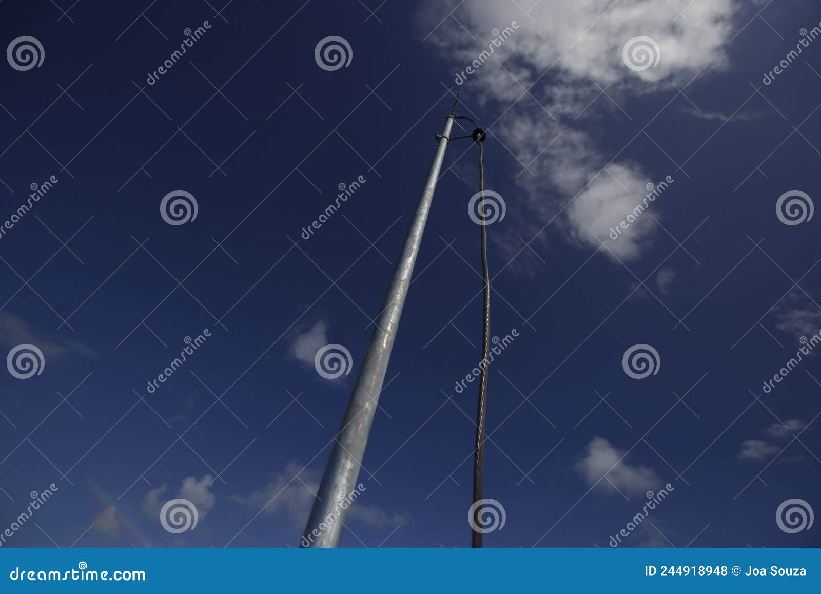 Sistema De Pararrayos En Edificios Foto de archivo - Imagen de alambre ...