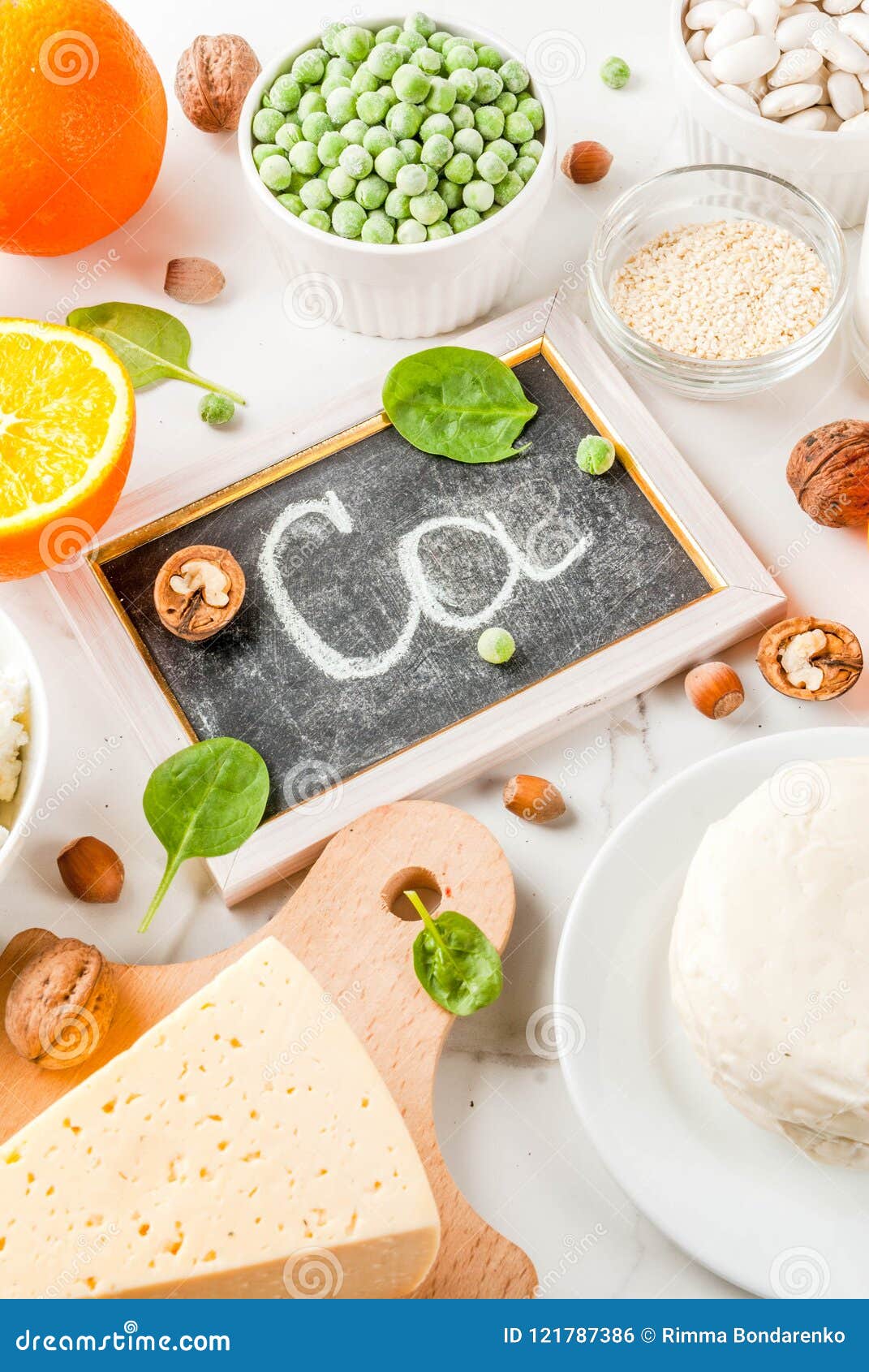 Sistema De Ricos De La Comida En Calcio Foto de archivo - Imagen de ...