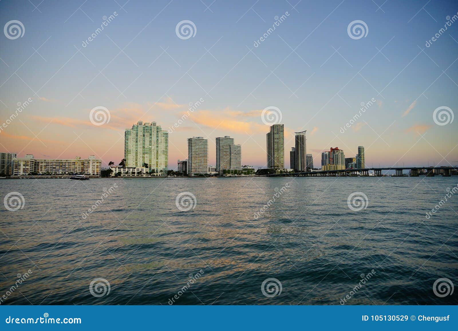 Sistema del sol de Miami imagen de archivo. Imagen de america - 105130529