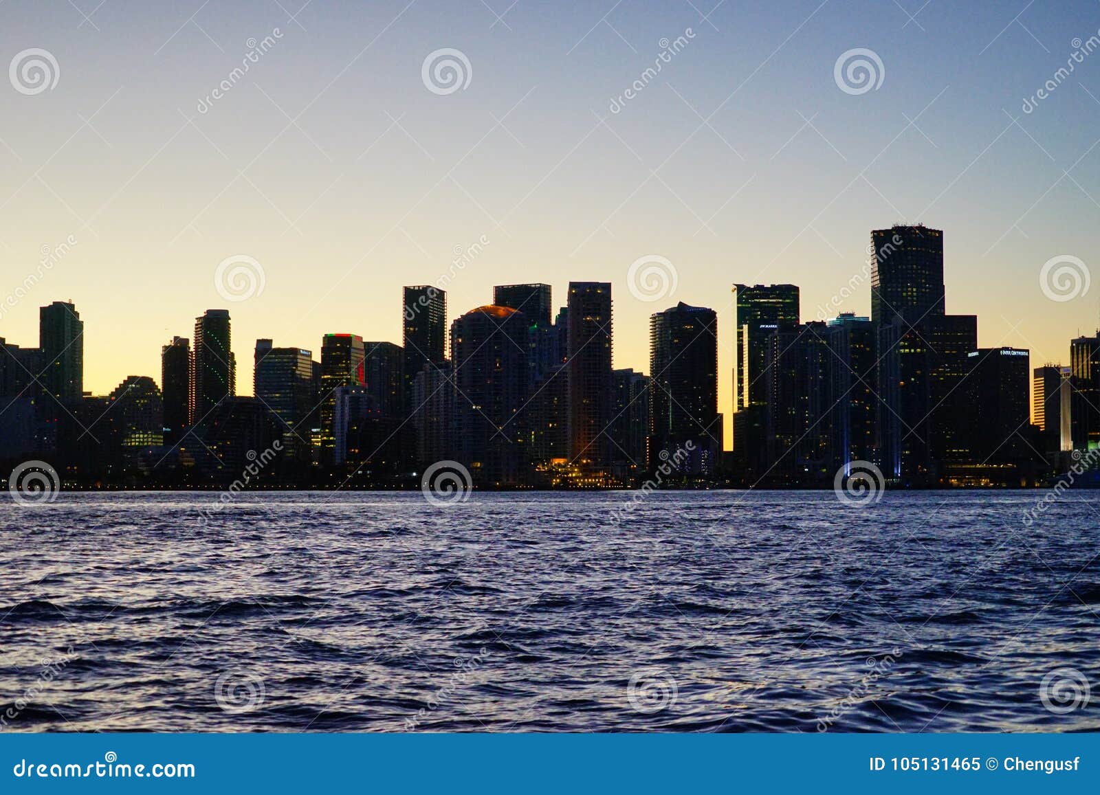 Sistema del sol de Miami imagen de archivo. Imagen de color - 105131465