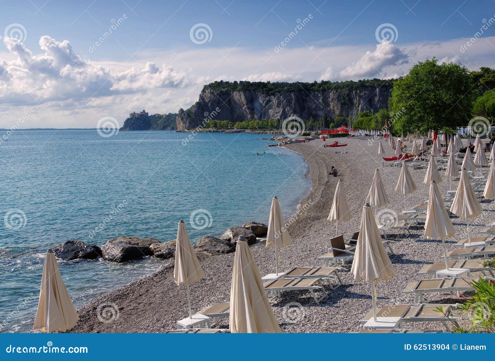 Sistiana-Strand stockfoto. Bild von adria, wasser, küste - 62513904