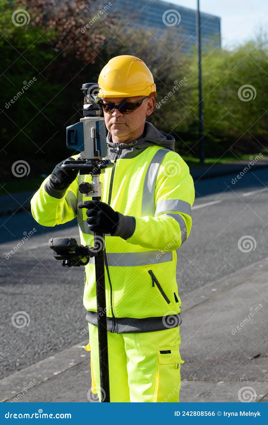 Site Engineer Checking Levels of Road Using Autolevel Stock Photo ...