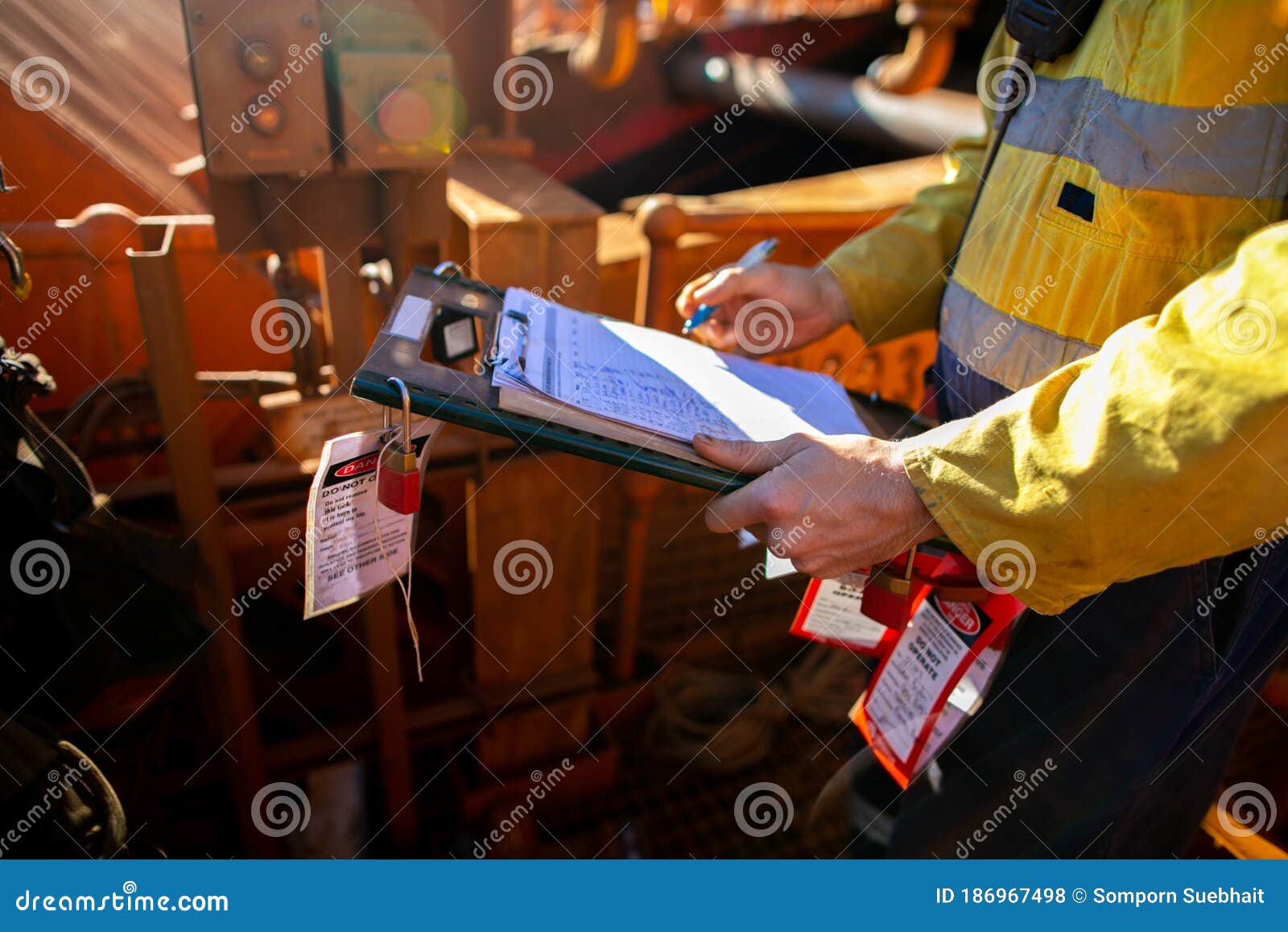 Site Safety Auditor Supervisor Verifying Name of Co Workers on ...