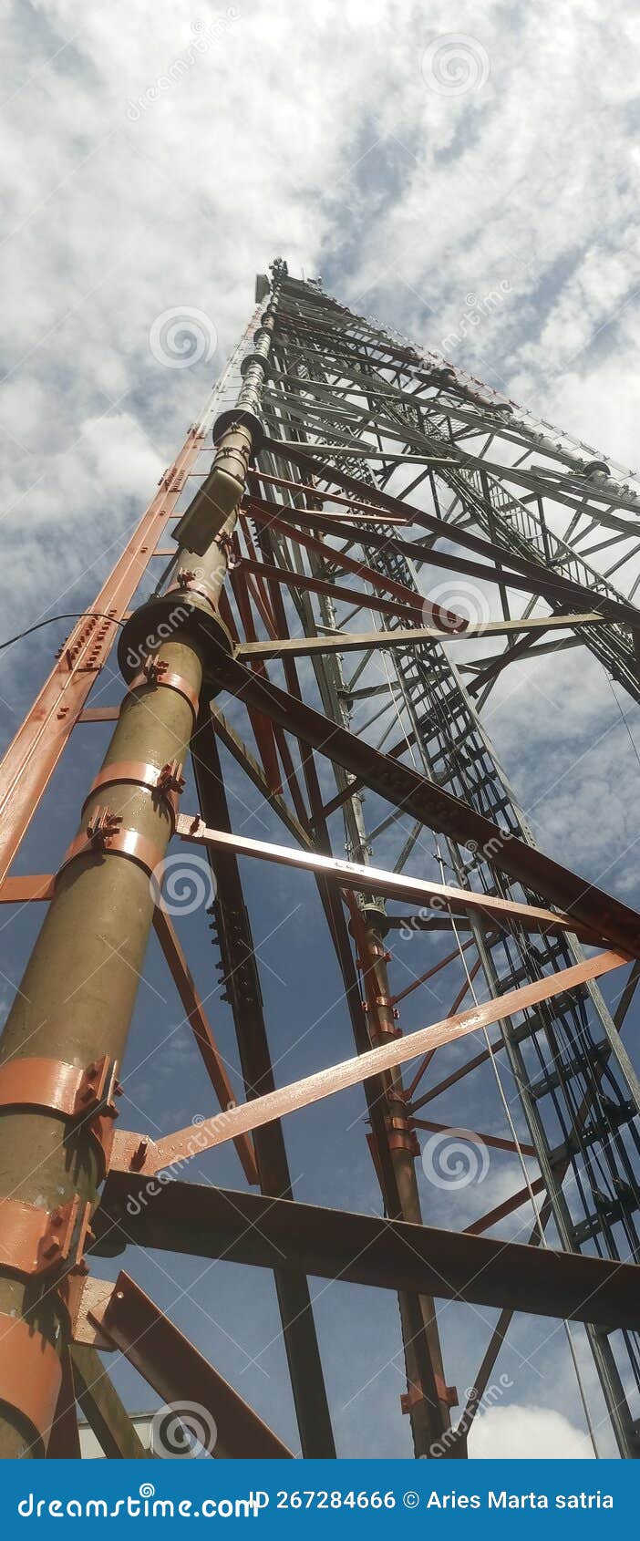 Site Tower Telbomunicatons Height Cloudt Stock Photo - Image of vehicle ...